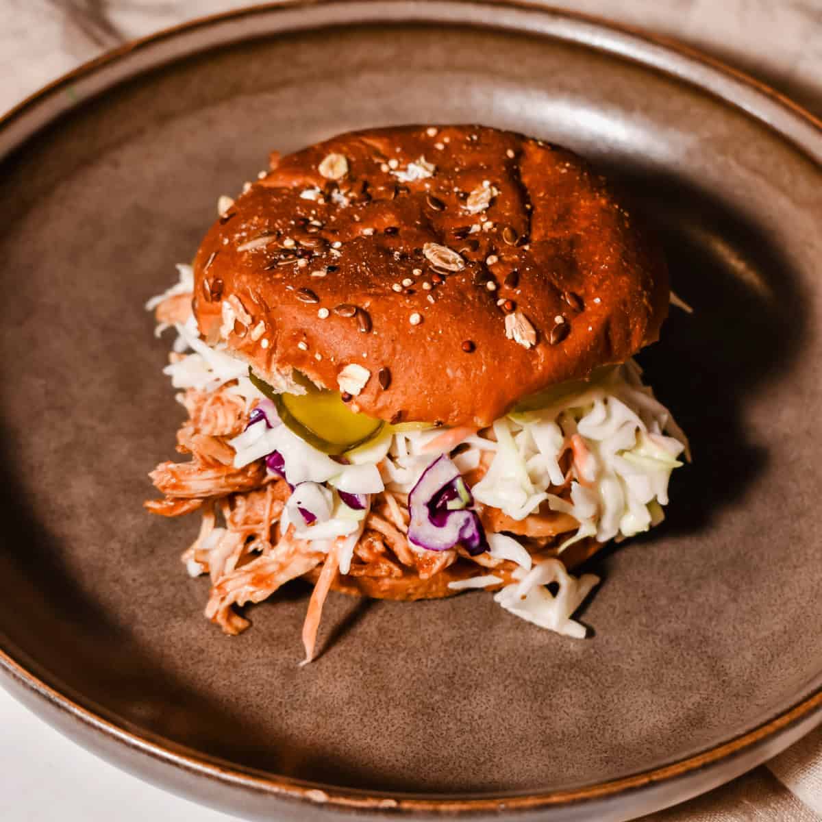 Slow Cooker BBQ chicken sandwiches (Easy and Weeknight Friendly) - Easy ...